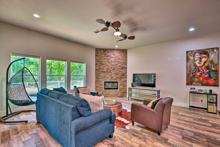 Modern Family Home Near At&t Stadium & More! - Arlington, TX