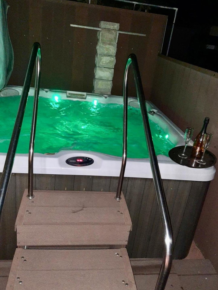 Apartments Pine & Oak With Shared Seasonal Hot Tub - Alpes
