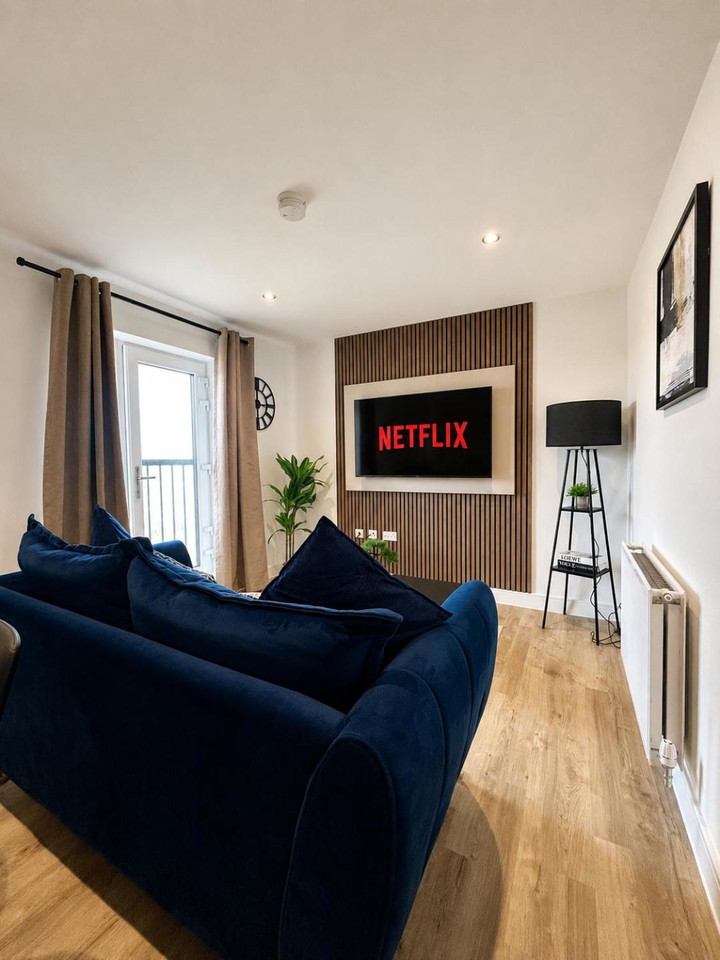 Modern & Stylish Bedford Apartment, Sleeps 5, 2 Free Parking, Quiet Location, 2 Bed 2 Bath, 4 Separate Beds & Near M1 - Bedford, Royaume-Uni