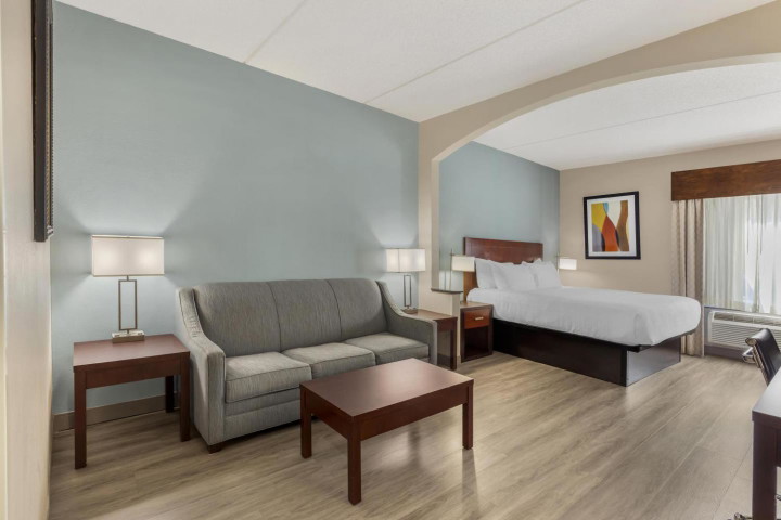 Best Western Plus Suites Greenville - Greenville, NC