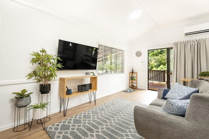 Coastal Mountain View Cottage For Couples - Cairns