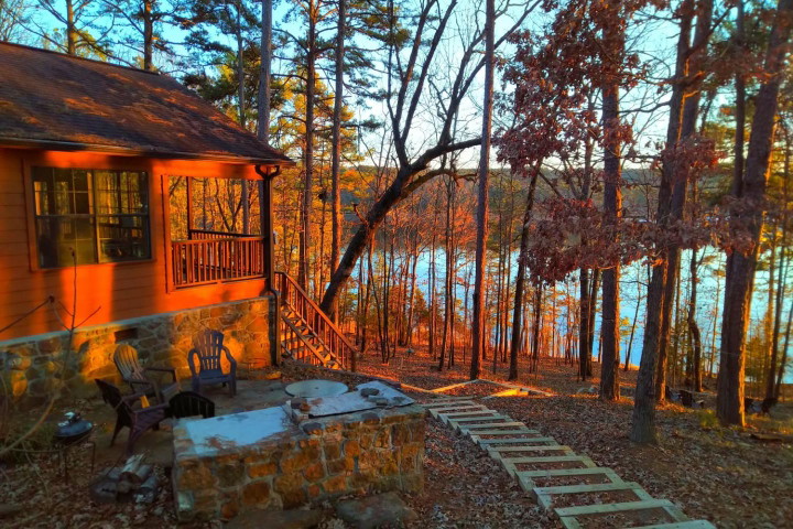 Greers Ferry Lake Cabin - Heber Springs, AR