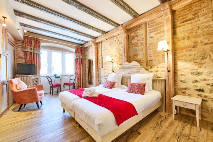 Logis Hotel Saint-martin - 埃吉桑