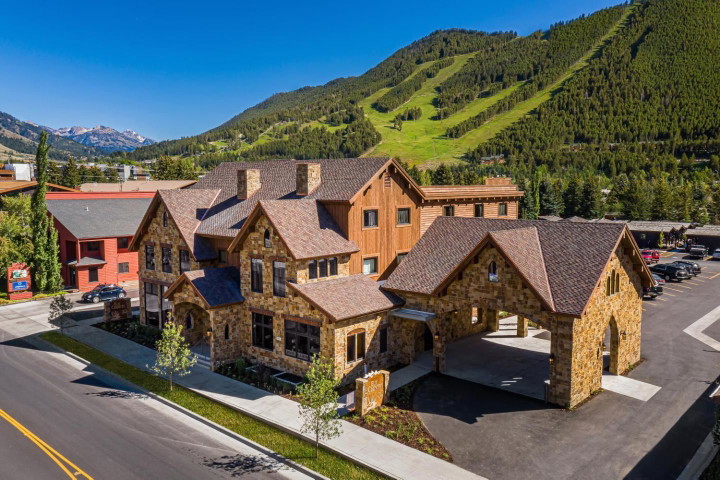 Elk Country Inn - Wyoming