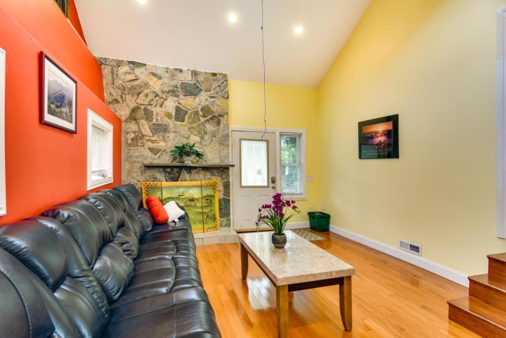 Massachusetts Vacation Rental: 5 Mi To Fall River - Fall River, MA