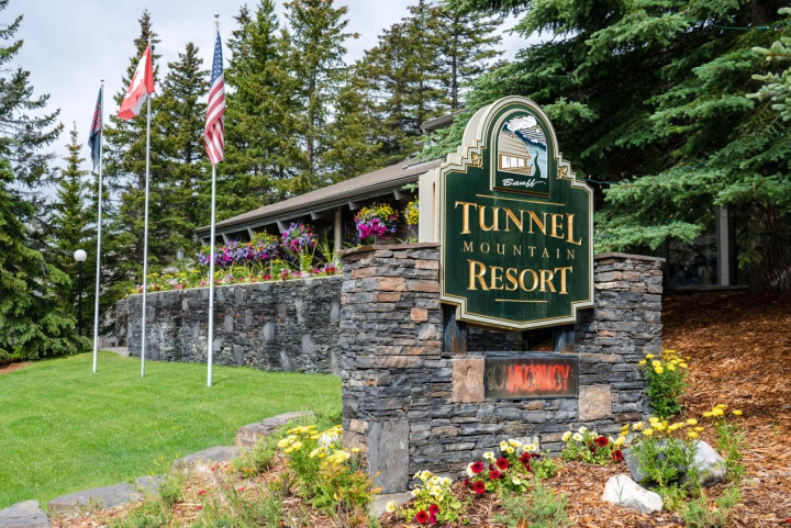 Tunnel Mountain Resort - Banff