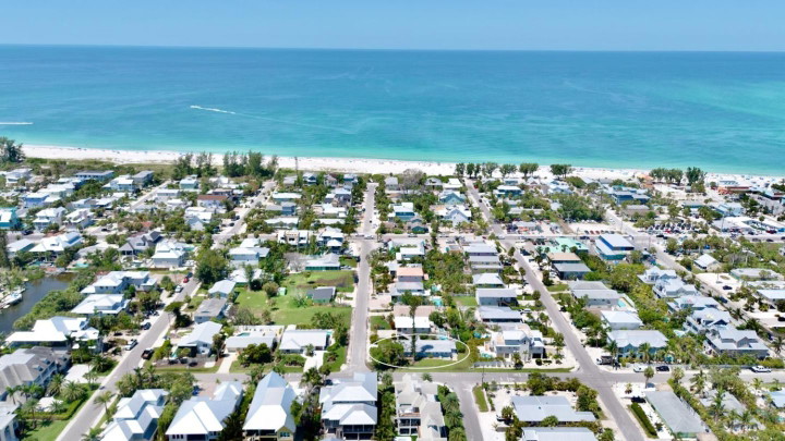 A Place In Paradise Unit A - Anna Maria, FL
