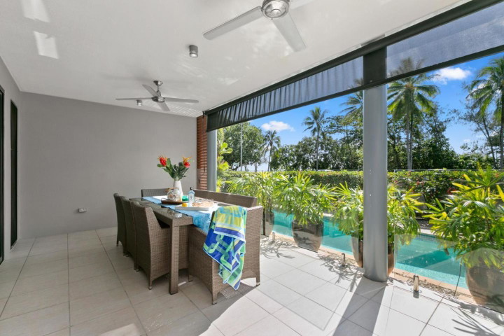 Belle Escapes Ground Floor Beachfront Apartment - Queensland