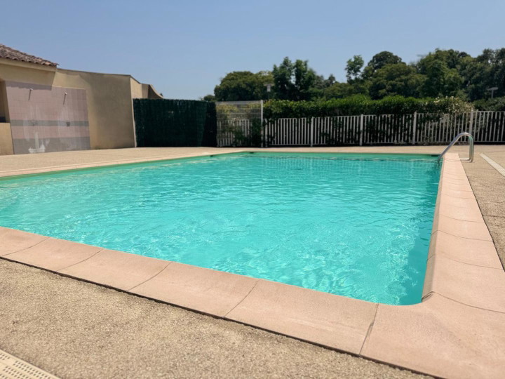 La Provence - Stylish & Spacious Apartment With Pool & Private Parking Near Avignon, Traveller Award 2026 - Vaucluse