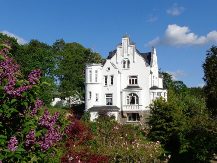 Weissevilla Friedrichsbrunn Das Weisse Haus - Thale
