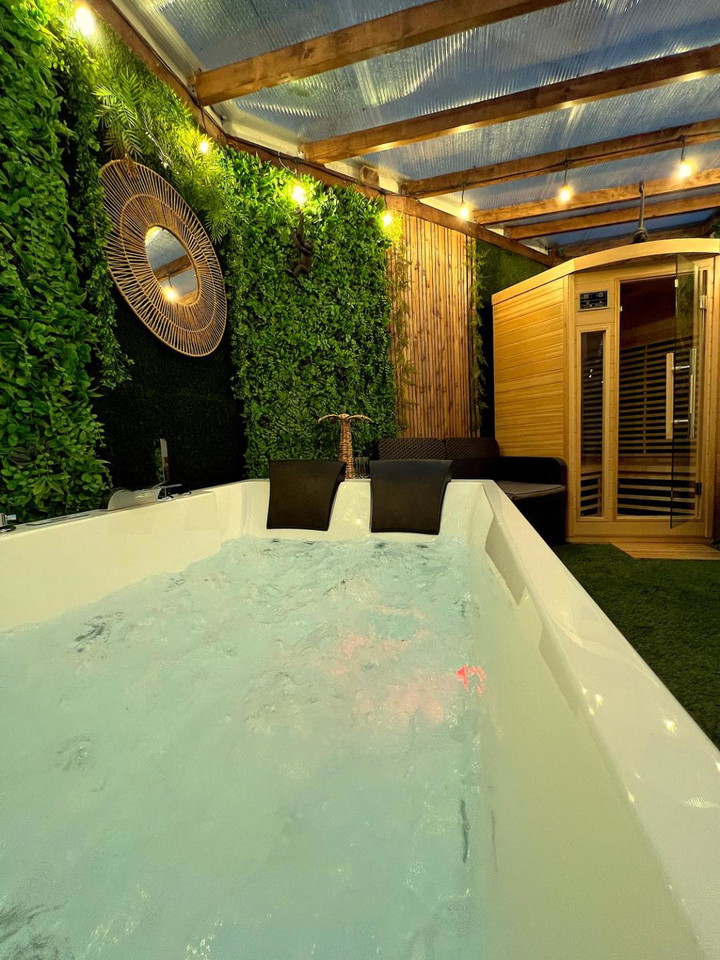 Spa De Charme 6 Pers Avec Jacuzzi & Sauna Privatifs Au Coeur De Ville - Esprit Coco - Mulhouse
