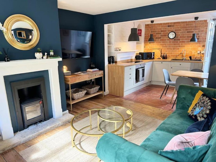 Roman House A Luxury Cotswold Grade Ll Listed Home - Bibury