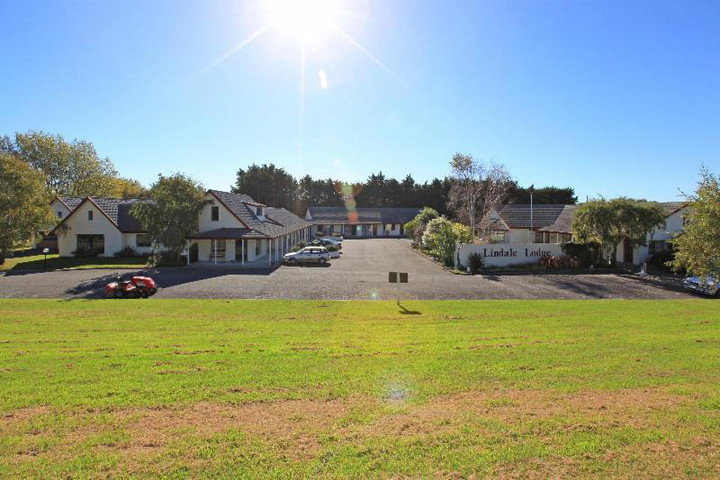 Kapiti Lindale Motel And Conference Centre - Paraparaumu