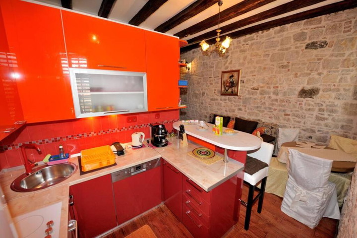 Charming Stone Apartment In The Heart Of Split - Split