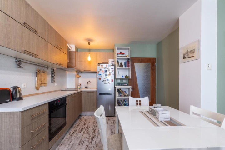 Bright City-center Flat For 4 Guests - Várna