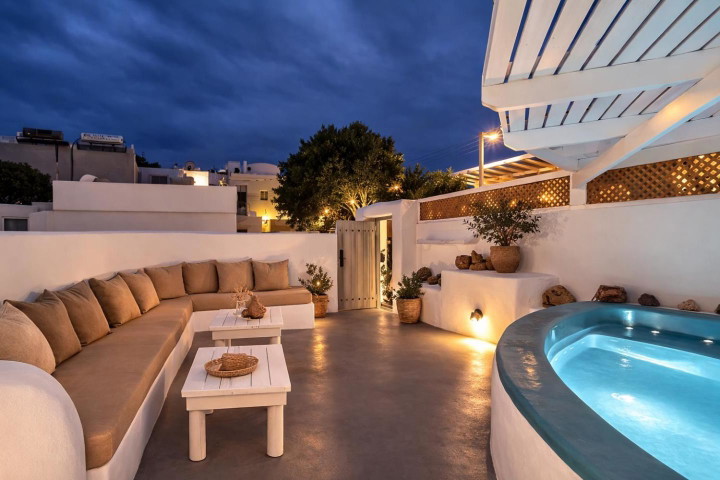 Aether Canava - Heated Pool In The Heart Of Fira - Santorini