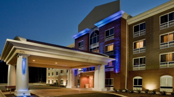Holiday Inn Express Hotel Raleigh Southwest By Ihg - Cary, NC