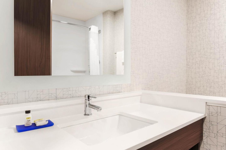 Holiday Inn Express & Suites Chicago O'hare Airport By Ihg - Oak Park, IL