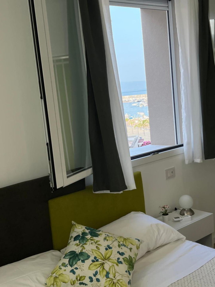 Perla Sul Mare Apartments - A 50m Dalla Spiaggia Con Wi-fi & Parcheggio - Giardini-Naxos