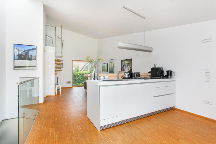 Contemporary Bolthole, Short Walk From City - Canterbury