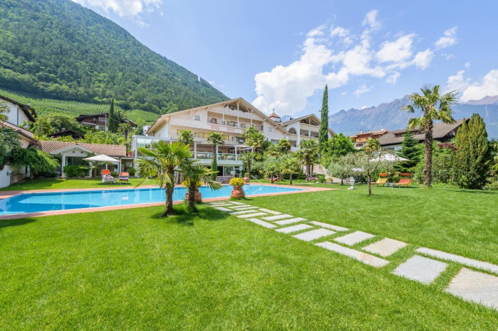 Glanzhof Hotel & Apartments - Merano