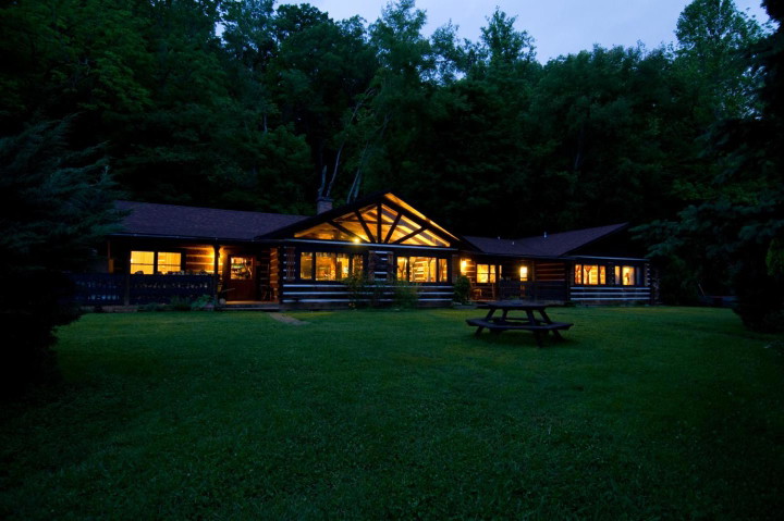 Creekwalk Inn Bed And Breakfast With Cabins - Tennessee