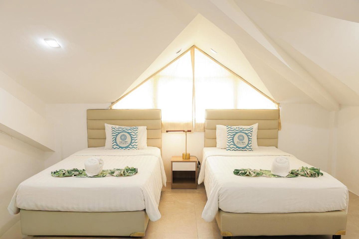 Grand Blue Beach Hotel - Malay