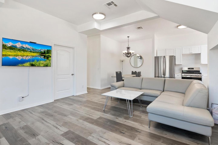 Modern Loft Close To Universal Studio And Hollywood For 8 - Beverly Hills, CA