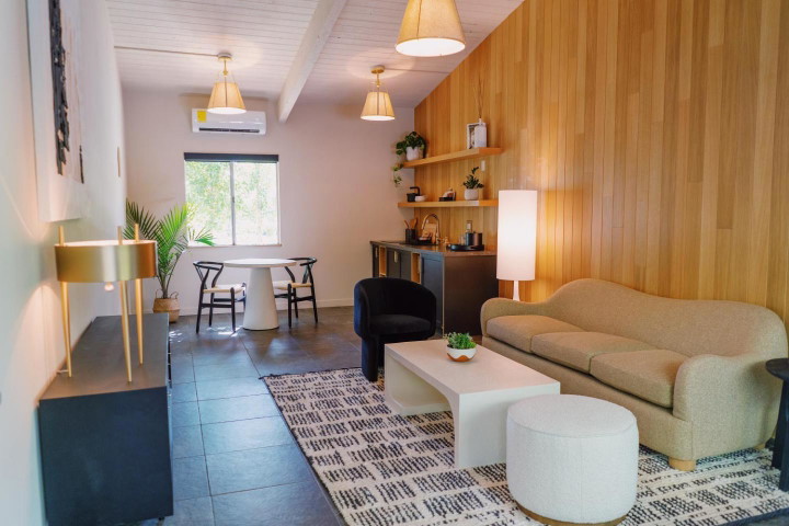 Azure Sky Hotel - Adults Only - A Town & Desert Boutique Hotel - Cathedral City, CA