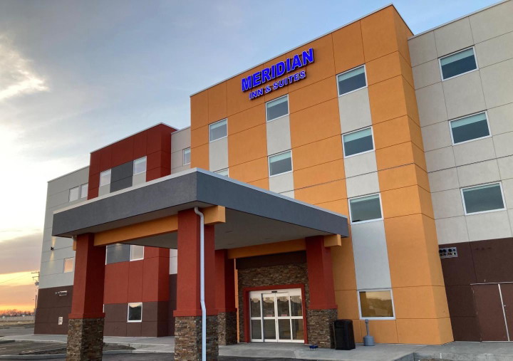 Meridian Inn & Suites Regina Airport - Regina