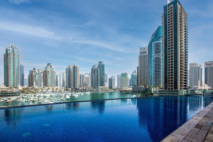 Cayan Tower, Dubai Marina - Dubai