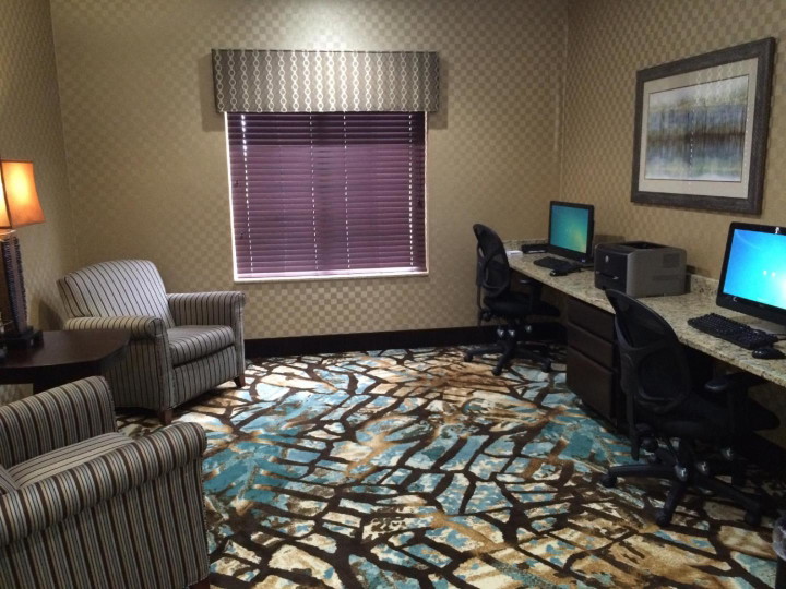 Holiday Inn Express Hotel & Suites Council Bluffs - Convention Center Area By Ihg - Council Bluffs, IA
