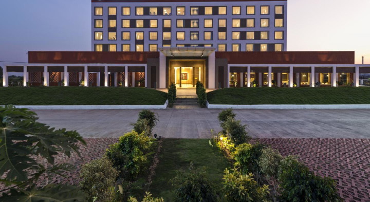 Pride Elite, Phaltan - Phaltan