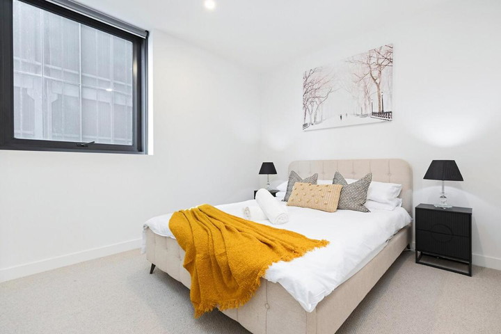 Walk To Everything! Brand New Box Hill 1-bed Gem - Mitcham