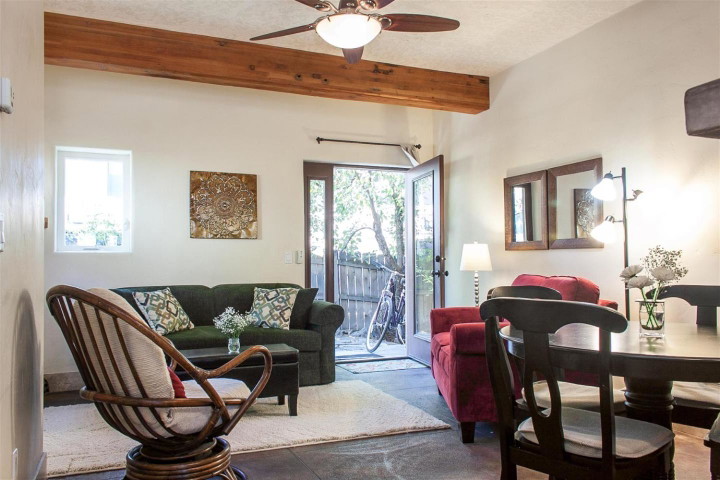 Bluebird Day - Casa Sol: Cozy 2br Townhome In Bend, Or, Featuring Two King Beds And A Hot Tub. - Bend, OR
