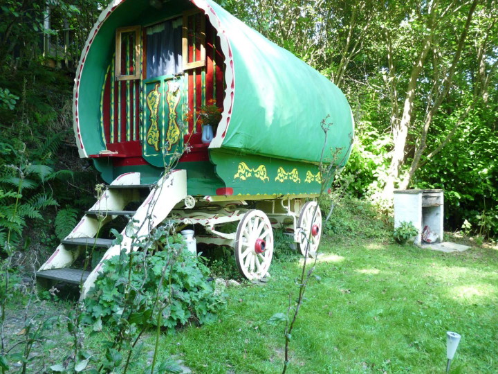 Romany Wagon & Cwtch Cabin With Your Own Private 1 Acre - Pembrokeshire