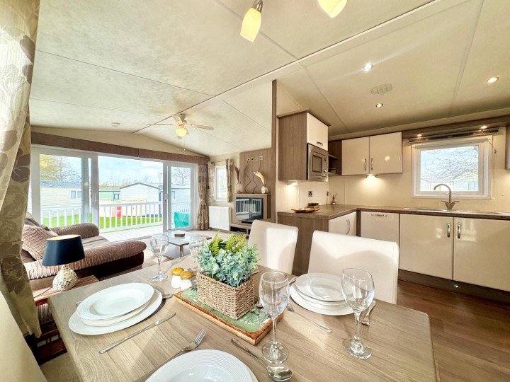 Oaklands Holiday Park - Mersea Island