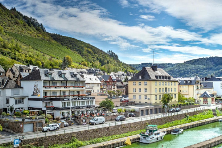 Hotel Am Hafen - Ediger-Eller