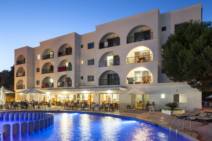 Aparthotel Puerto Cala Vadella - Spain