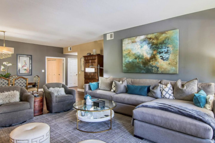 Two Bedroom Corner Residence With Three Private Balconies - ビバリー・ヒルズ, CA