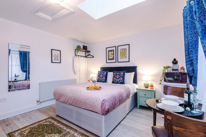 Victoria Park Studio 11 - Free Parking, Wifi, Near Town Centre, Free Disneyplus, Prime & Netflix - Royal Leamington Spa