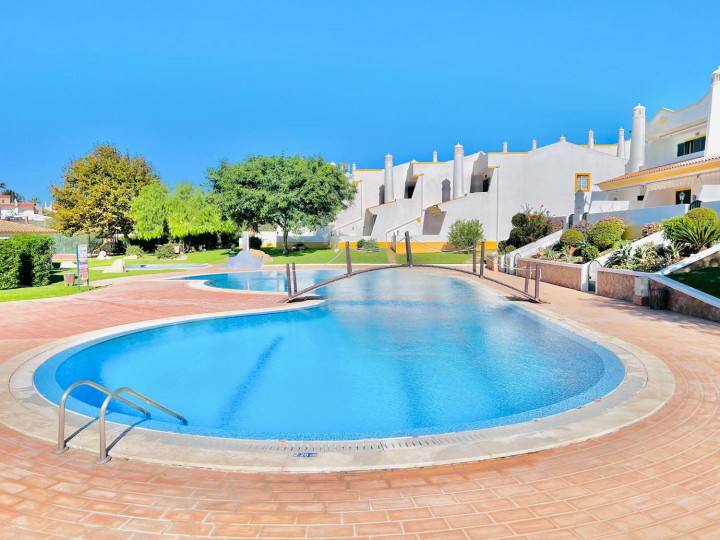Beautiful Vila Rafaella, Walk Distance To Beaches - アルブフェイラ