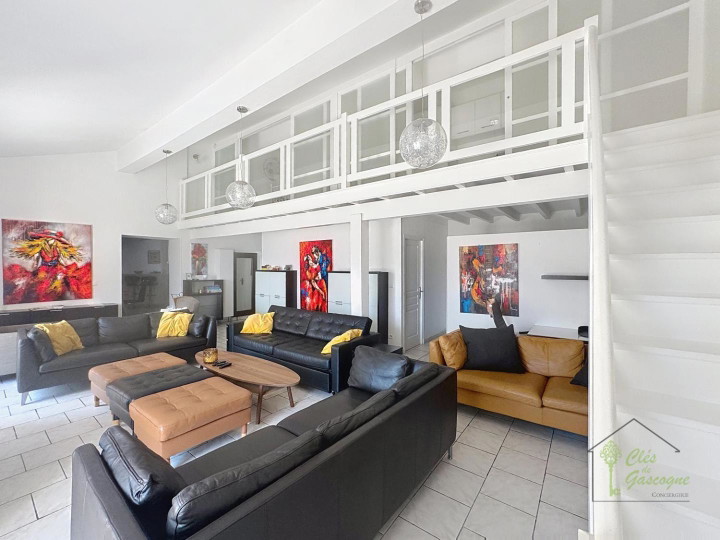 T6 Unique, Chic And Artistic With Large Terrace - Condom