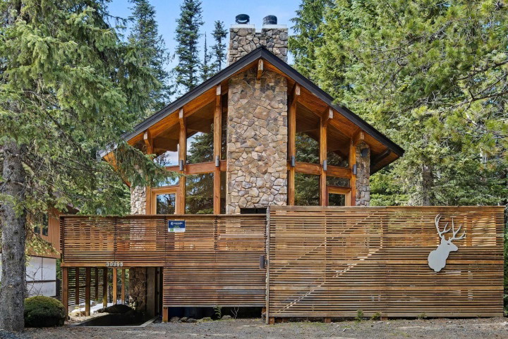 Mule Deer - Luxury Mount Hood Chalet - Mount Hood, OR