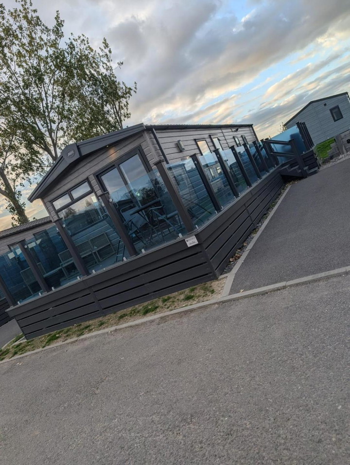 Number 8 Sandpiper ,New 6 Berth Elegant Holiday Home Mill Rythe Hayling Island Free Wifi & Parking - Emsworth