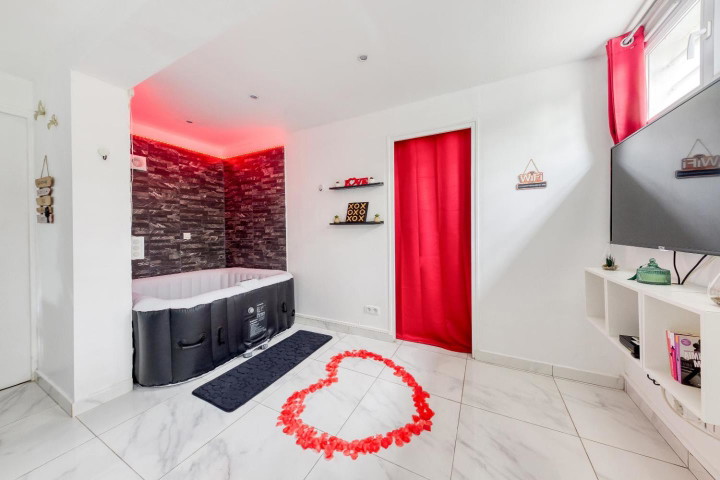 La Belle Hirondelle - Love Room Jacuzzi - Chevilly-Larue