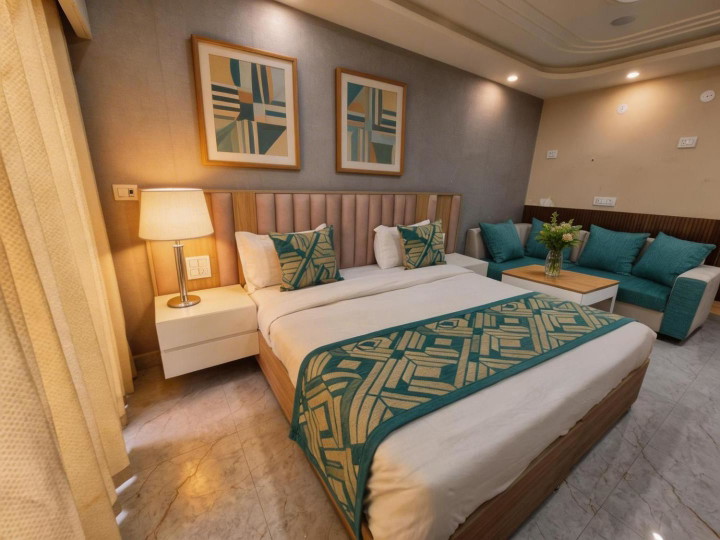 Hotel Premium Sadhana Near Char Dham Mandir Most Luxury Rooms With Balcony !!! Best Place For Stay In Vrindavan - Vrindavan