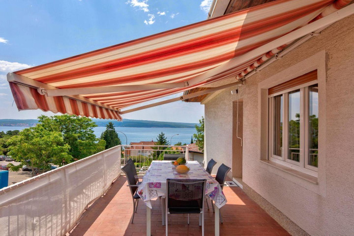 Lauschiges Apartment Nur 300 Meter Zum Sandstrand Mit Meerblick Und Parkplatz - Crikvenica