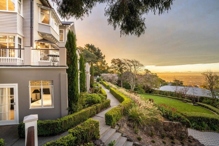 Hackthorne Gardens Luxury Accommodation - Christchurch