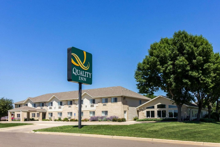 Quality Inn Marshall Near University - Marshall, MN